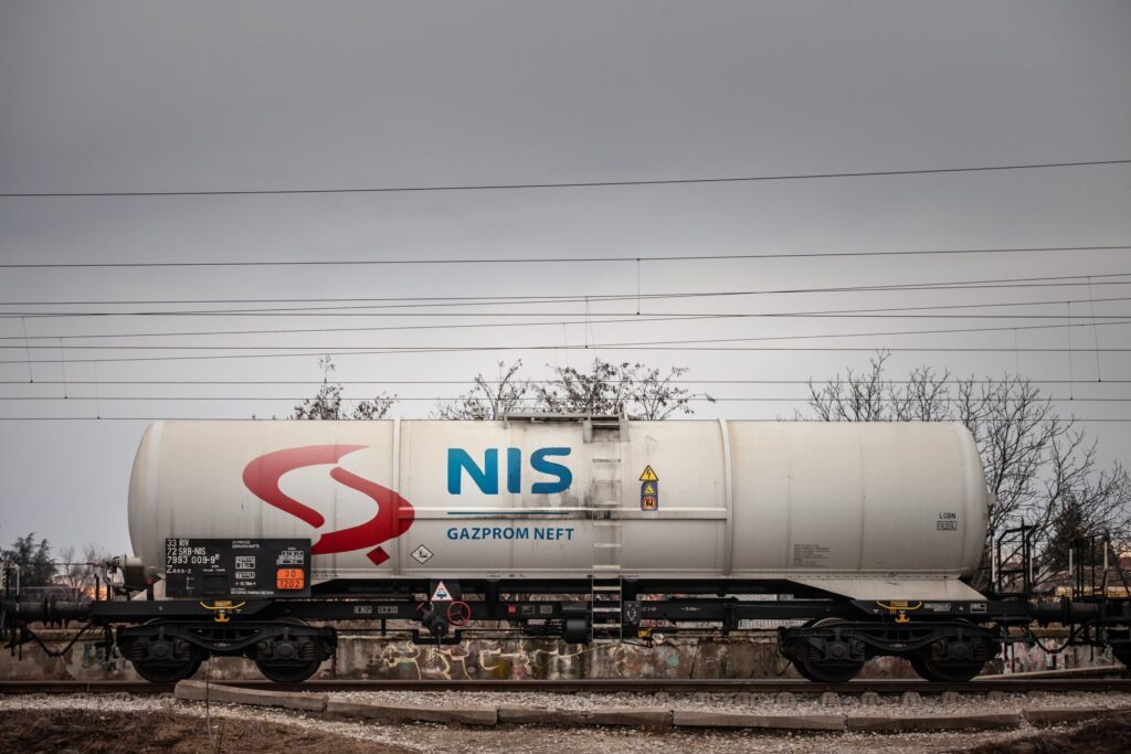 Rritja e pagave dhe një ekonomi në stanjacion do të krijojnë presione ...